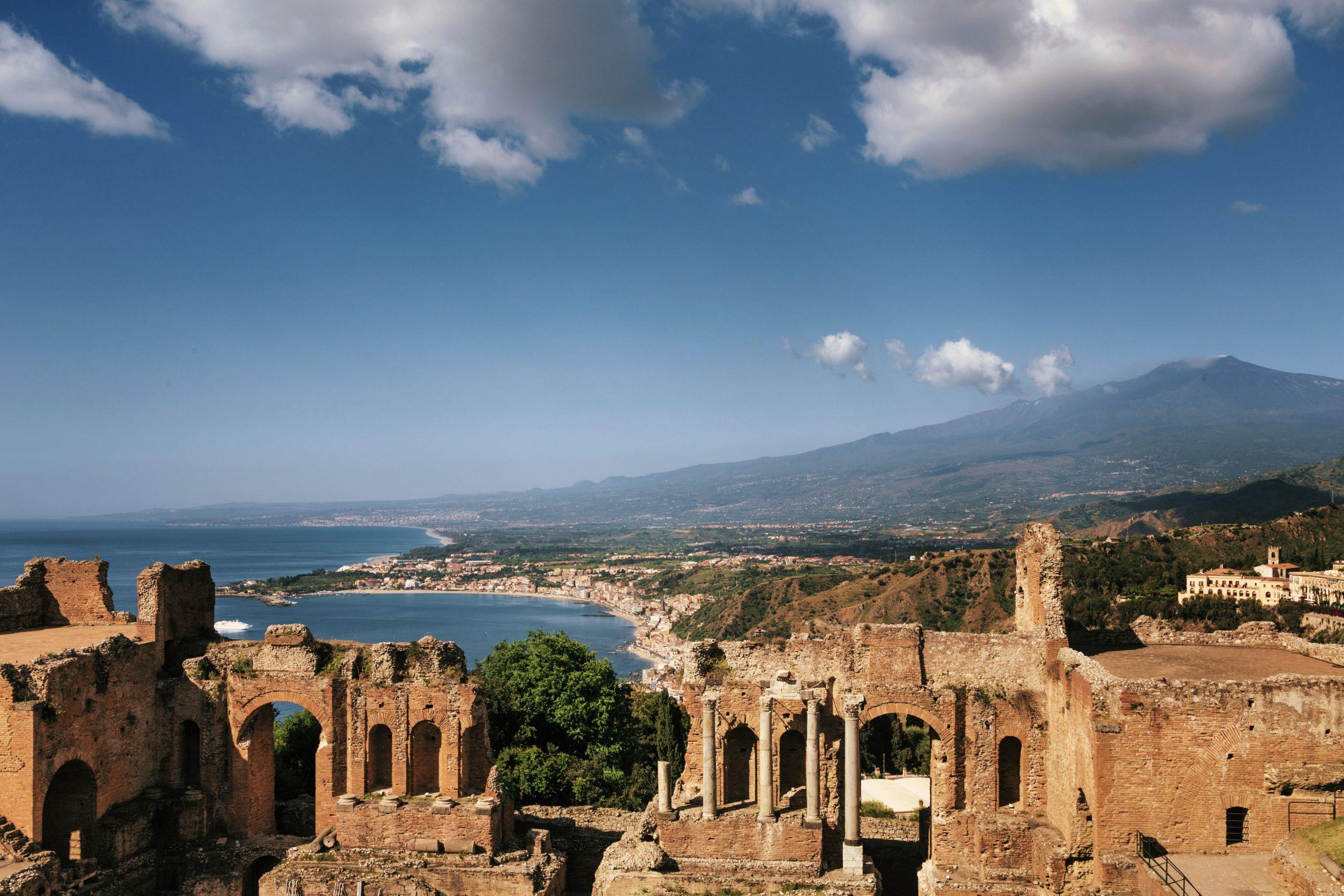 Taormina's Best Sightseeing And The Top Places To Stay - TRAVEL AND HOME®