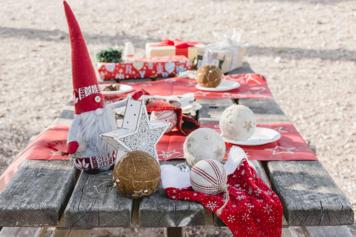 Christmas Alone? 12 Fun And Festive Summer Christmas Party Ideas ...